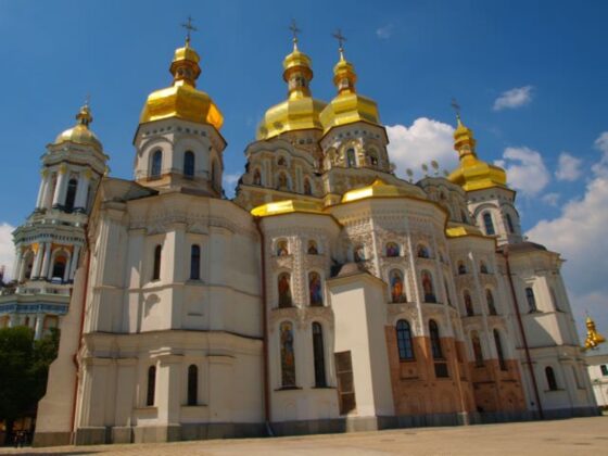 A kijevi Lavra romjai után Trump nyíltabban Ukrajna mellé állt › FüHü